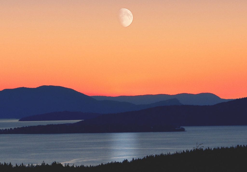 How to Photograph the Moon for Astonishing Results – David Molnar ...